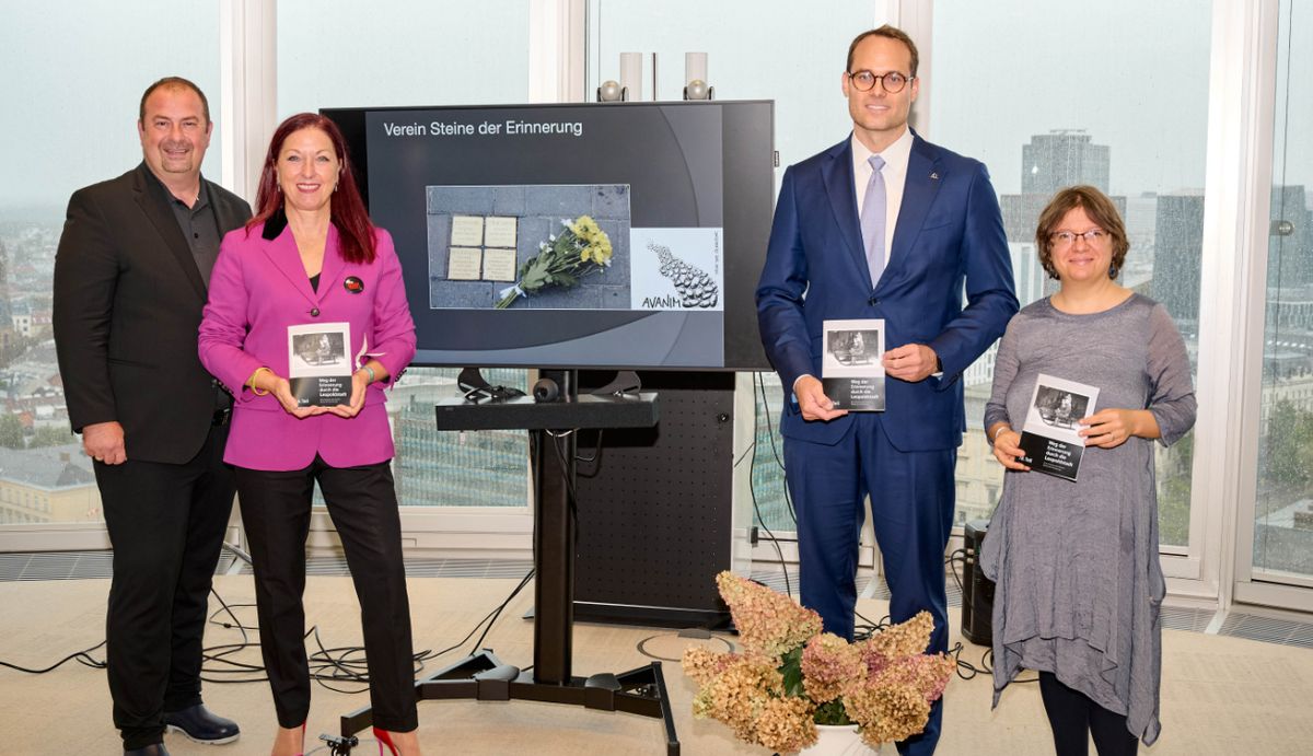 AssCompact - Neue „Steine der Erinnerung“ bei der UNIQA Unte
